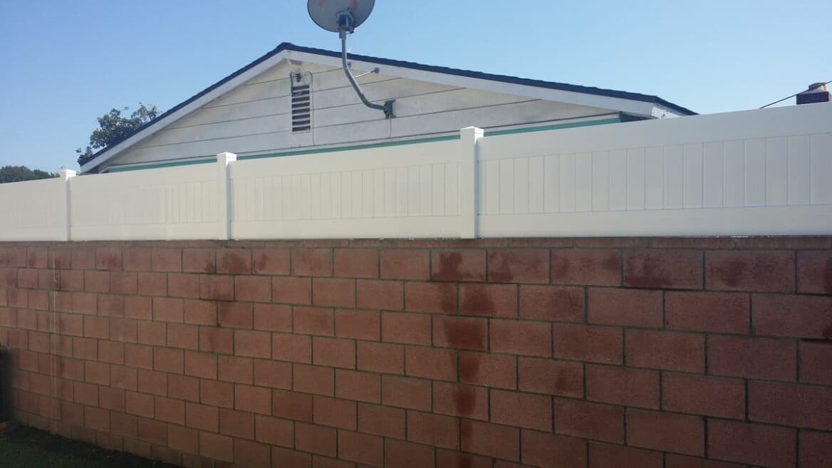 Vinyl Wall Topper Costa Mesa CA - K Star Vinyl Fencing
